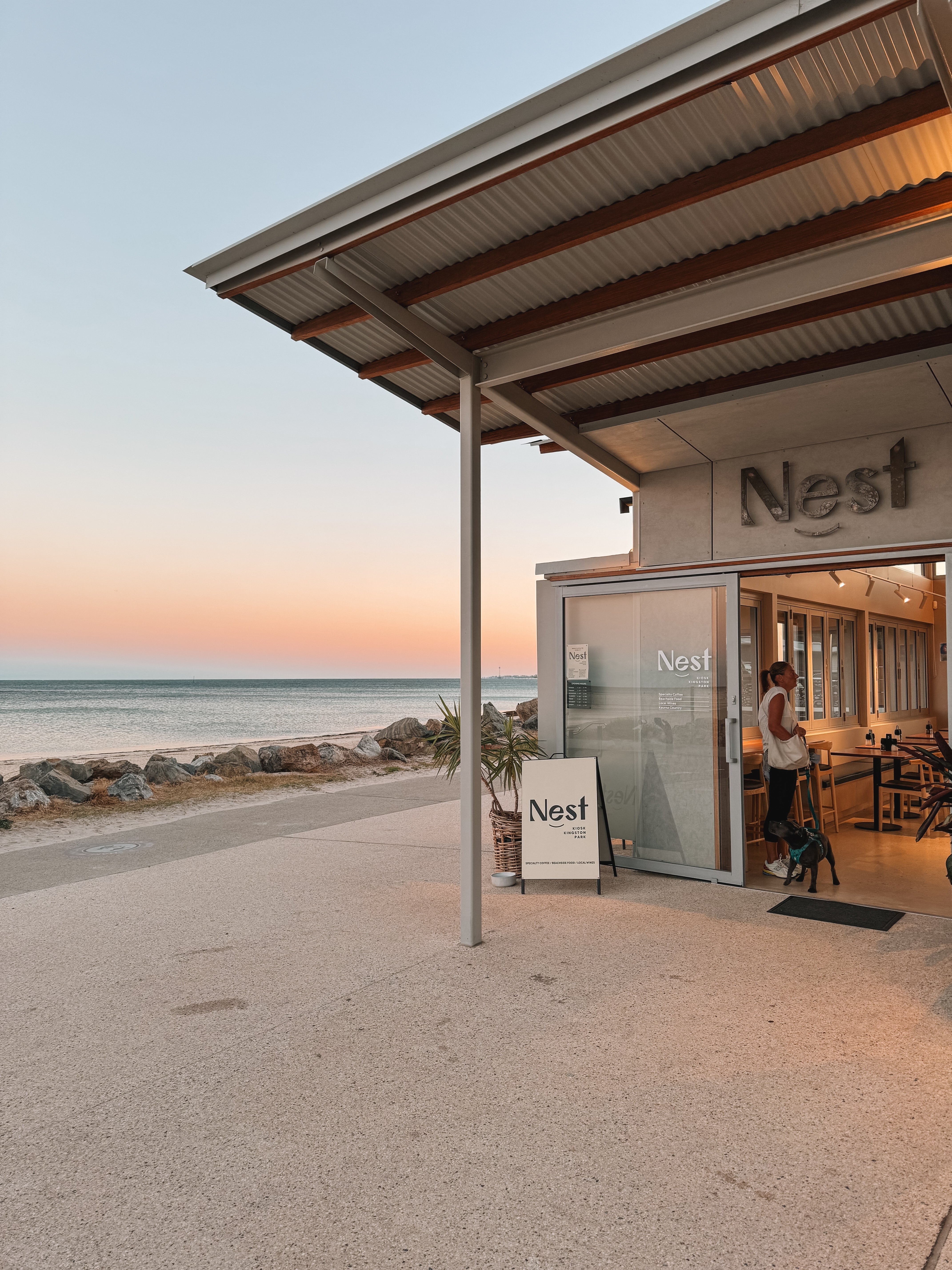 SPECIALTY COFFEE / BEACHSIDE FOOD / LOCAL WINES